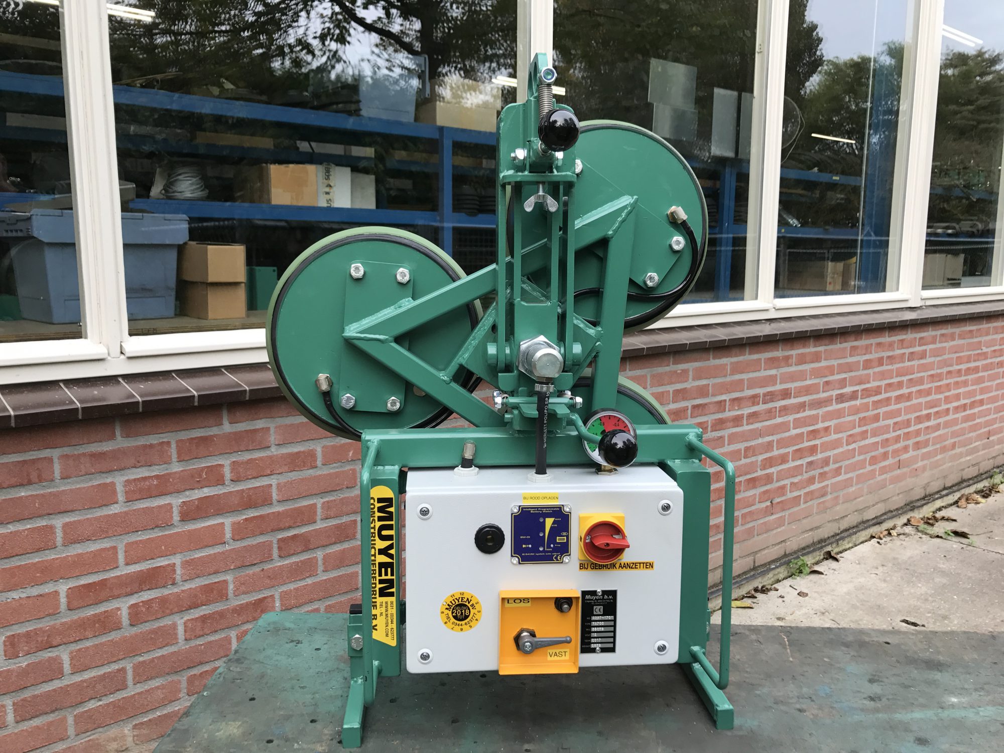 VA720, Vacuum machine on battery 350 kg - GlassHandling