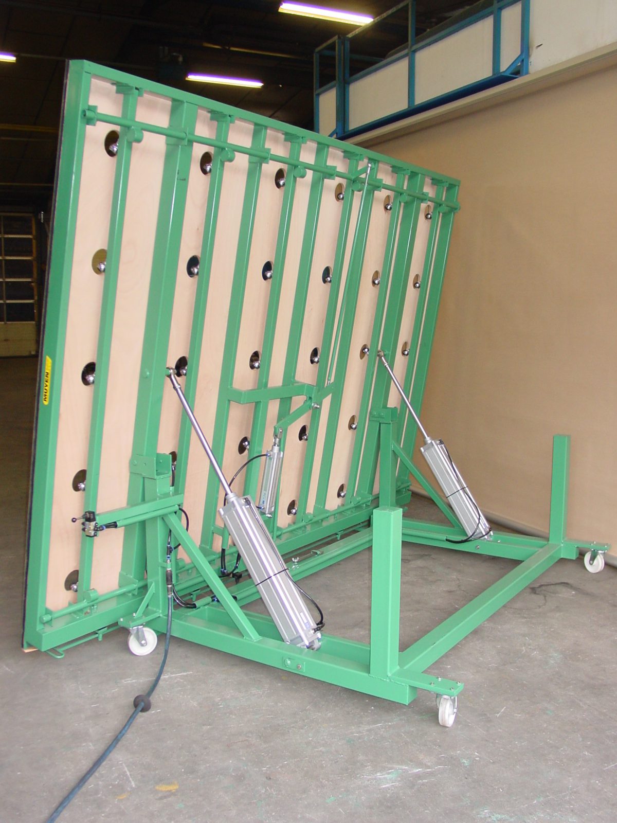 Pneumatic cutting table - GlassHandling