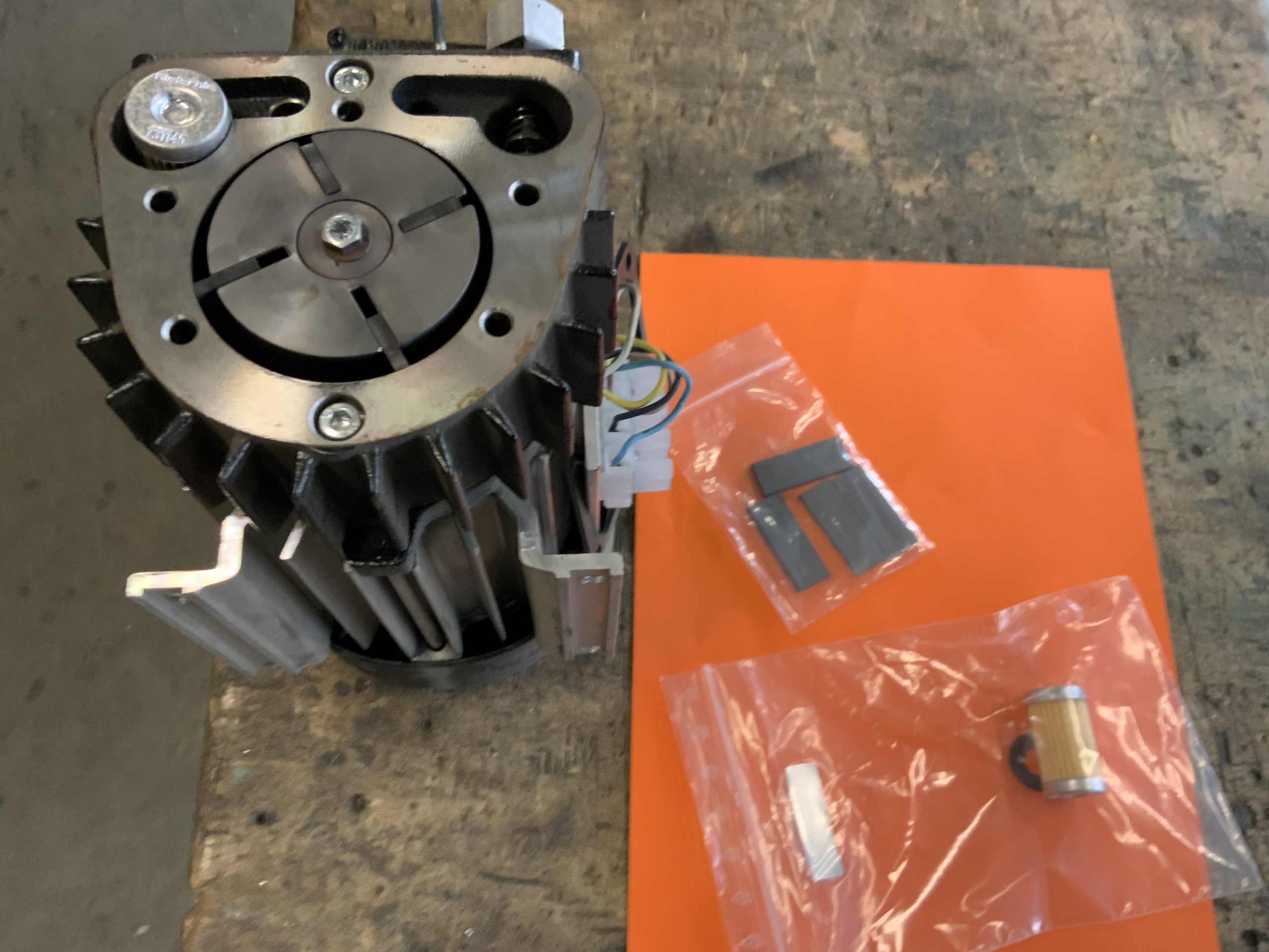 Maintenance electric pump - GlassHandling